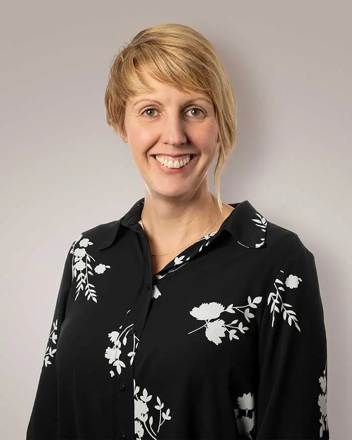 Nicola Acupuncturist – Restorative Healing & Pain Relief | Dr Jess (The ...